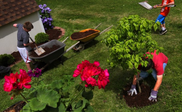 As he struggles with ALS, Ballwin man gets a lot of help