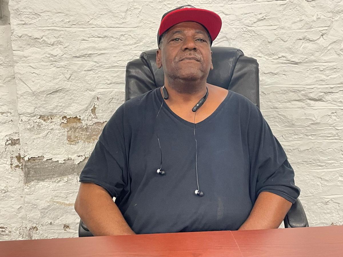 Messenger: St. Louis aldermen back workers, disabled janitor in fight ...