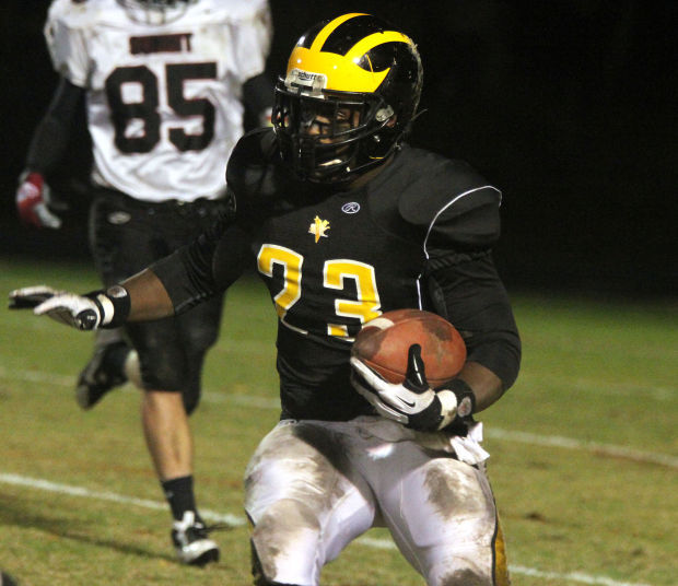 Top football recruit Markel Smith commits to Iowa