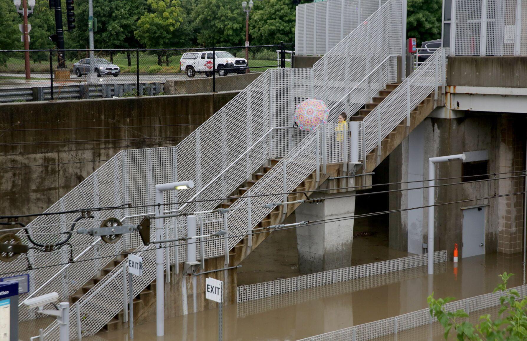 Flood-damaged elevator reopens at MetroLink's Forest Park-DeBaliviere ...