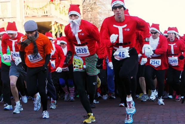 1,100 runners in Santa suits dash through St. Charles