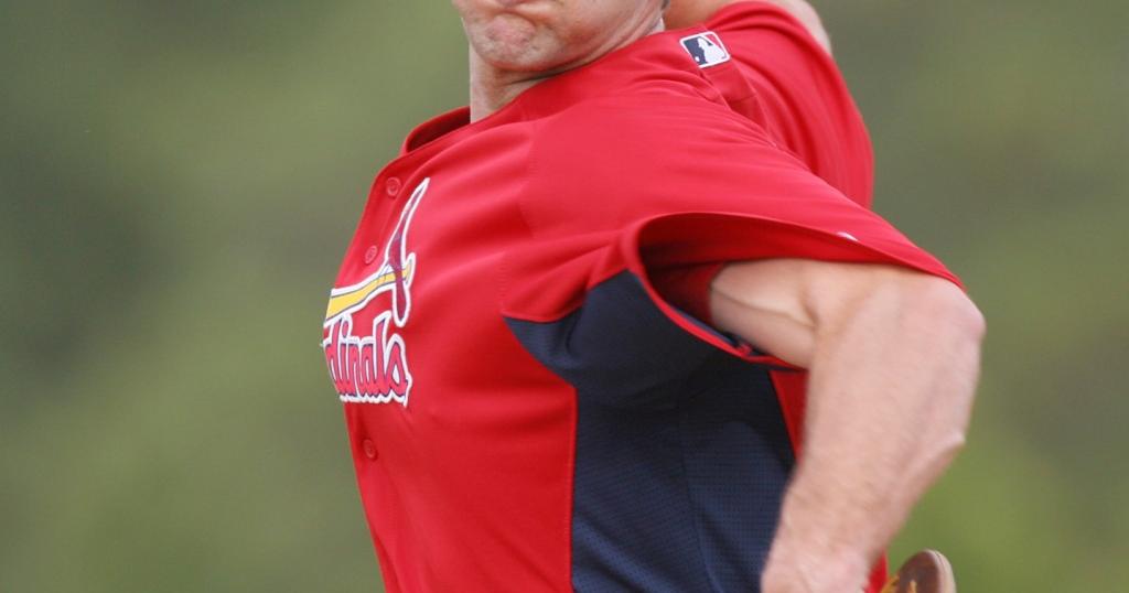 Wainwright's elbow examined for 'significant' injury