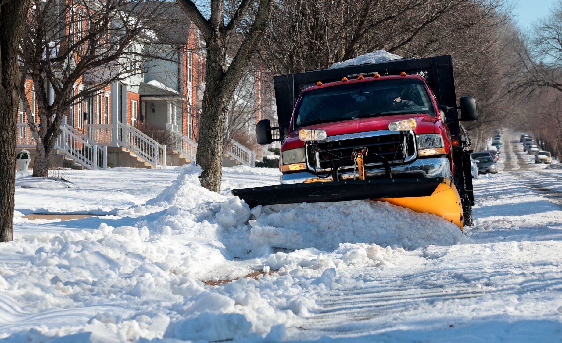 St. Louis to snow plow residential streets this weekend