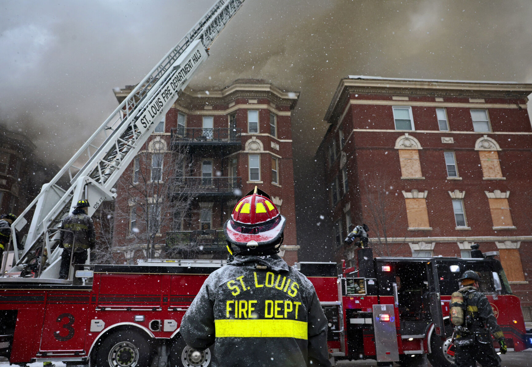 Photos: Fire burns in Central West End apartment building