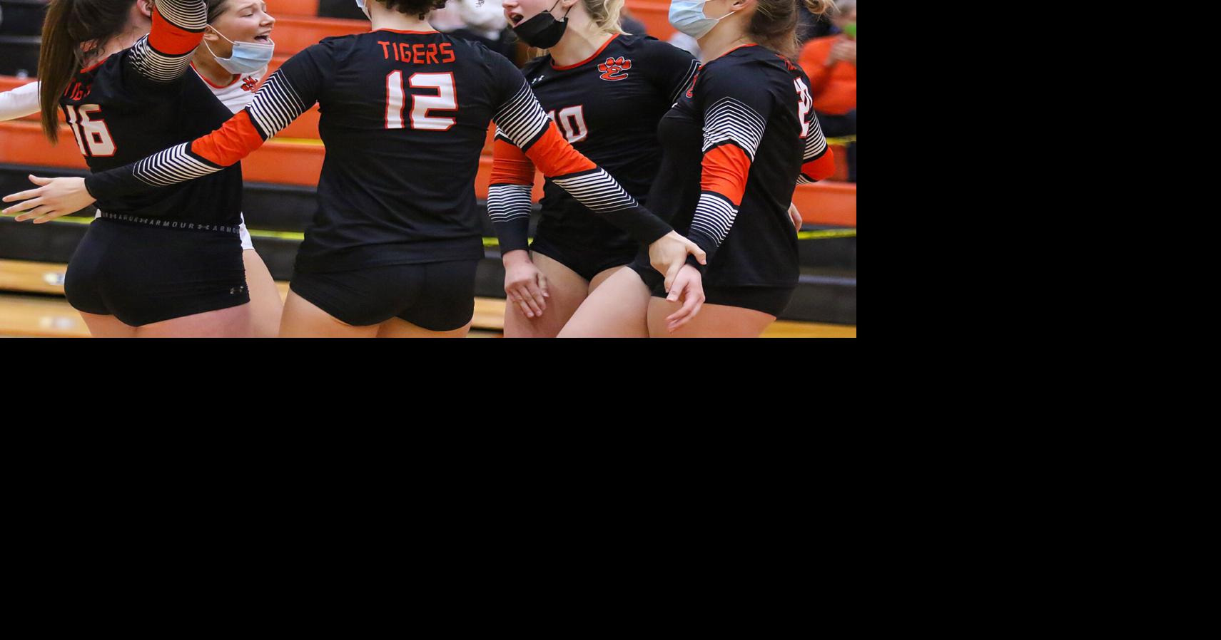 Garner relishes return to outside hitter, helps Edwardsville sweep O ...