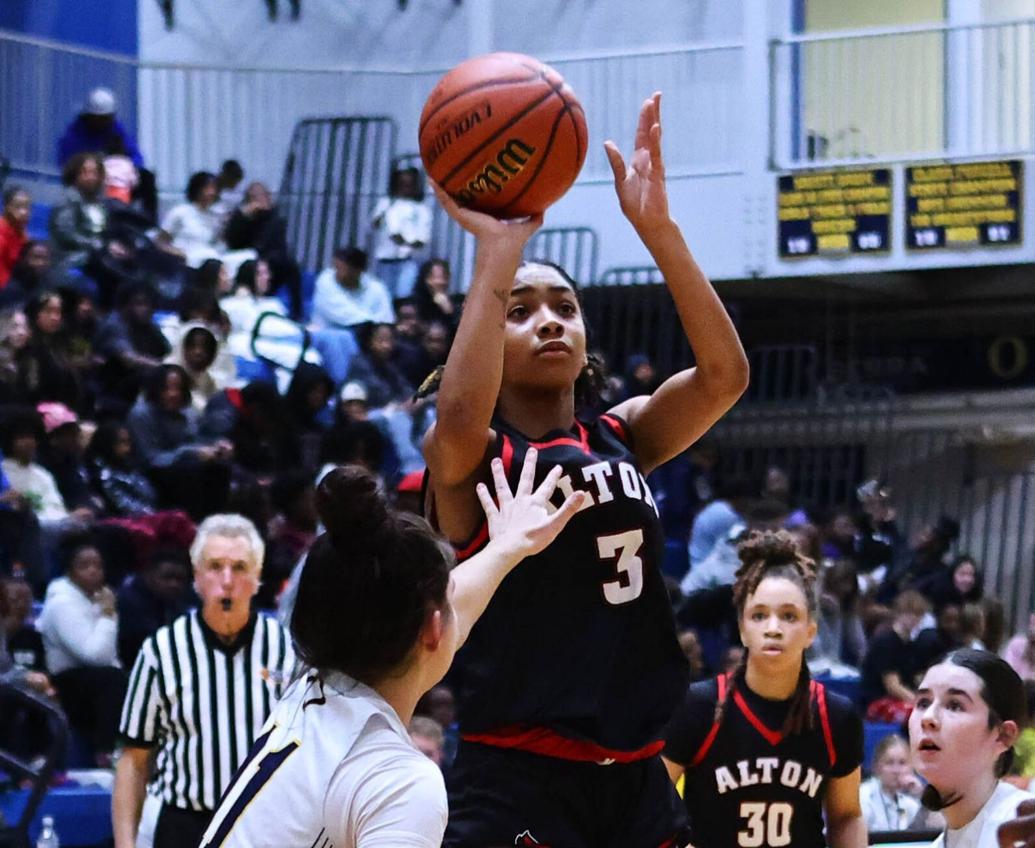 Alton takes charge early, holds off O'Fallon in early-season SWC girls ...
