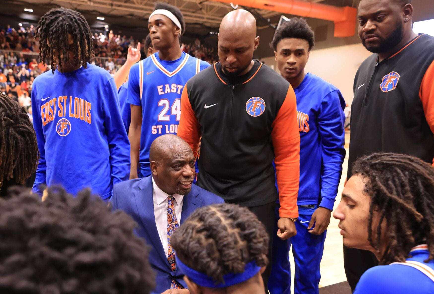Phillip Jones switches roles, helps East St. Louis surge past Centralia ...