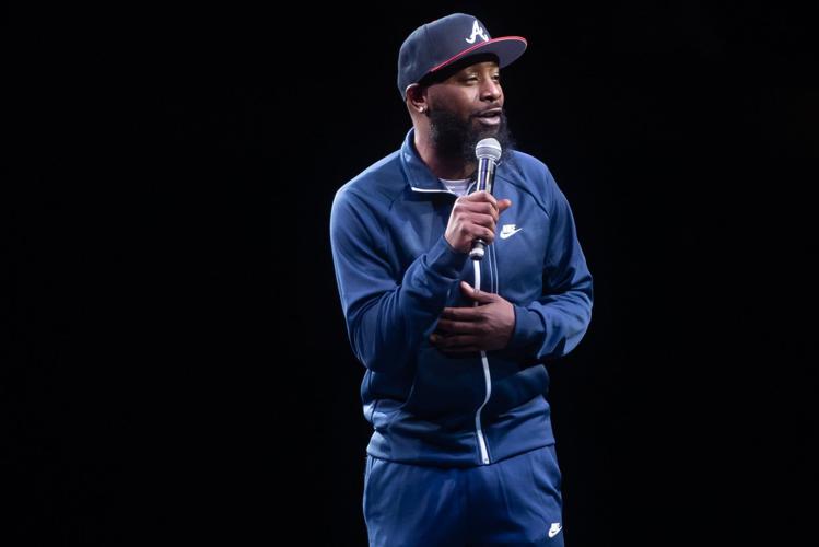 Mike Epps hosts uneven night of comedy at Enterprise Center's first ...