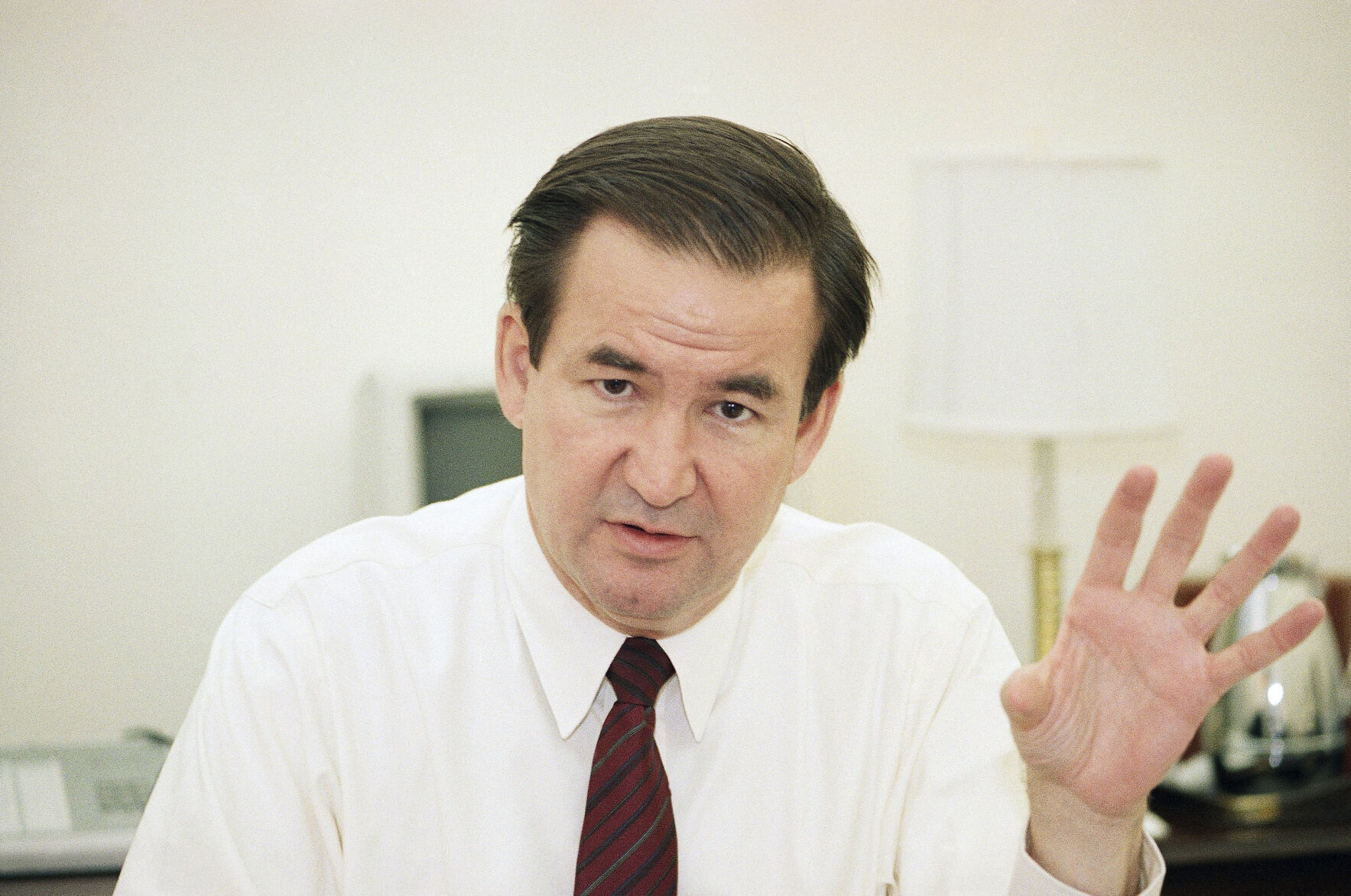 Eric Schmitt nominates Pat Buchanan for Medal of Freedom