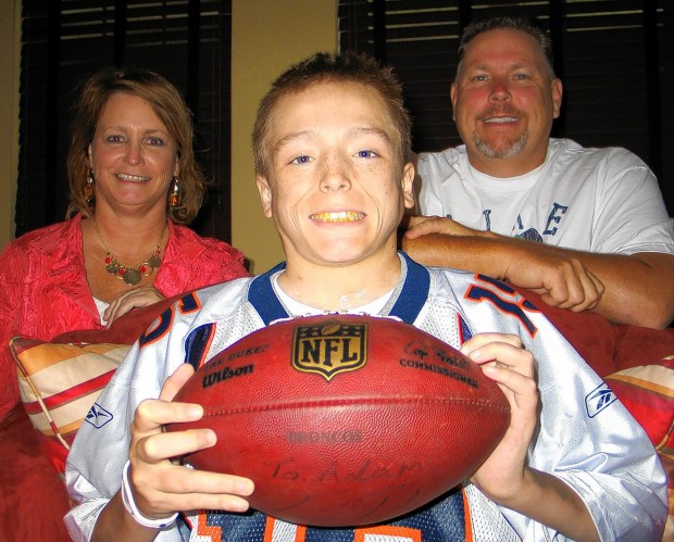 Brush with football star helps teen tackle sickness
