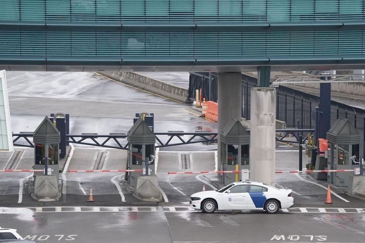 Niagara Falls police continue Rainbow Bridge investigation