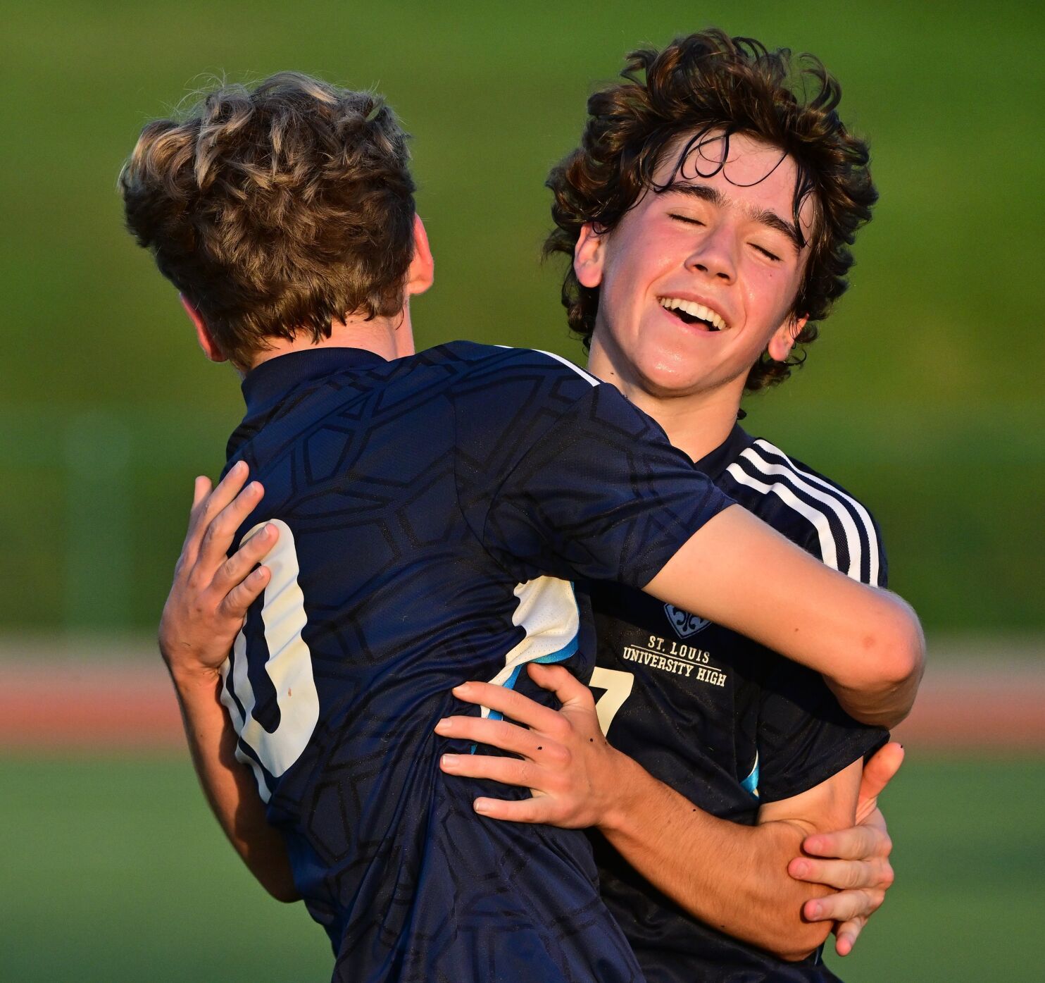 St. Louis High School Champions League, semifinal: SLUH 2, Ladue 0