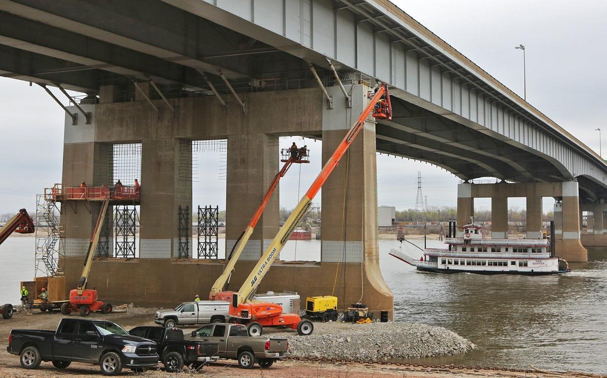 Cold weather again delays work on Poplar Street Bridge