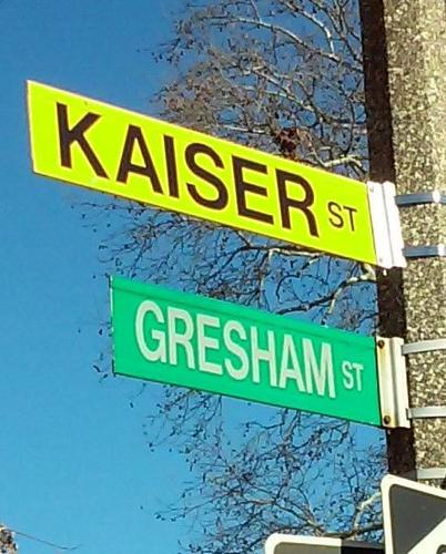 Honorary signs commemorate original street names
