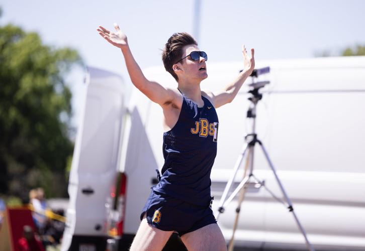 3 things that happened in Dale Collier Invitational boys track and ...