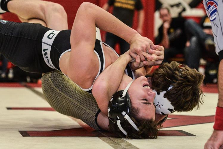 Late switch lifts Whitfield past Seckman to Ron Sauer championship