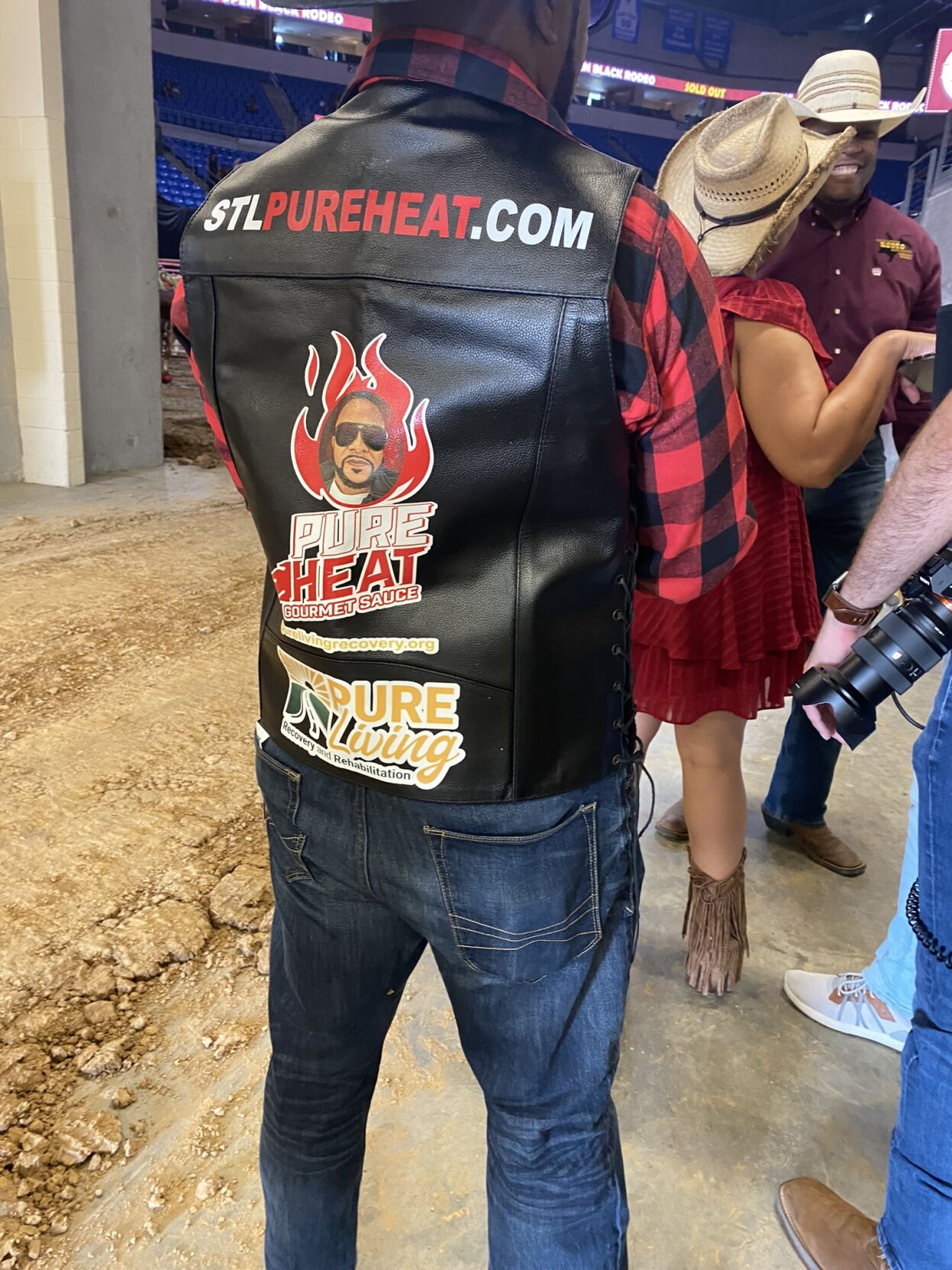 Hometown pride motivates St. Louis Black rodeo competitor