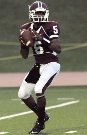 FOOTBALL: Neal leads DeSmet past depleted Lindbergh