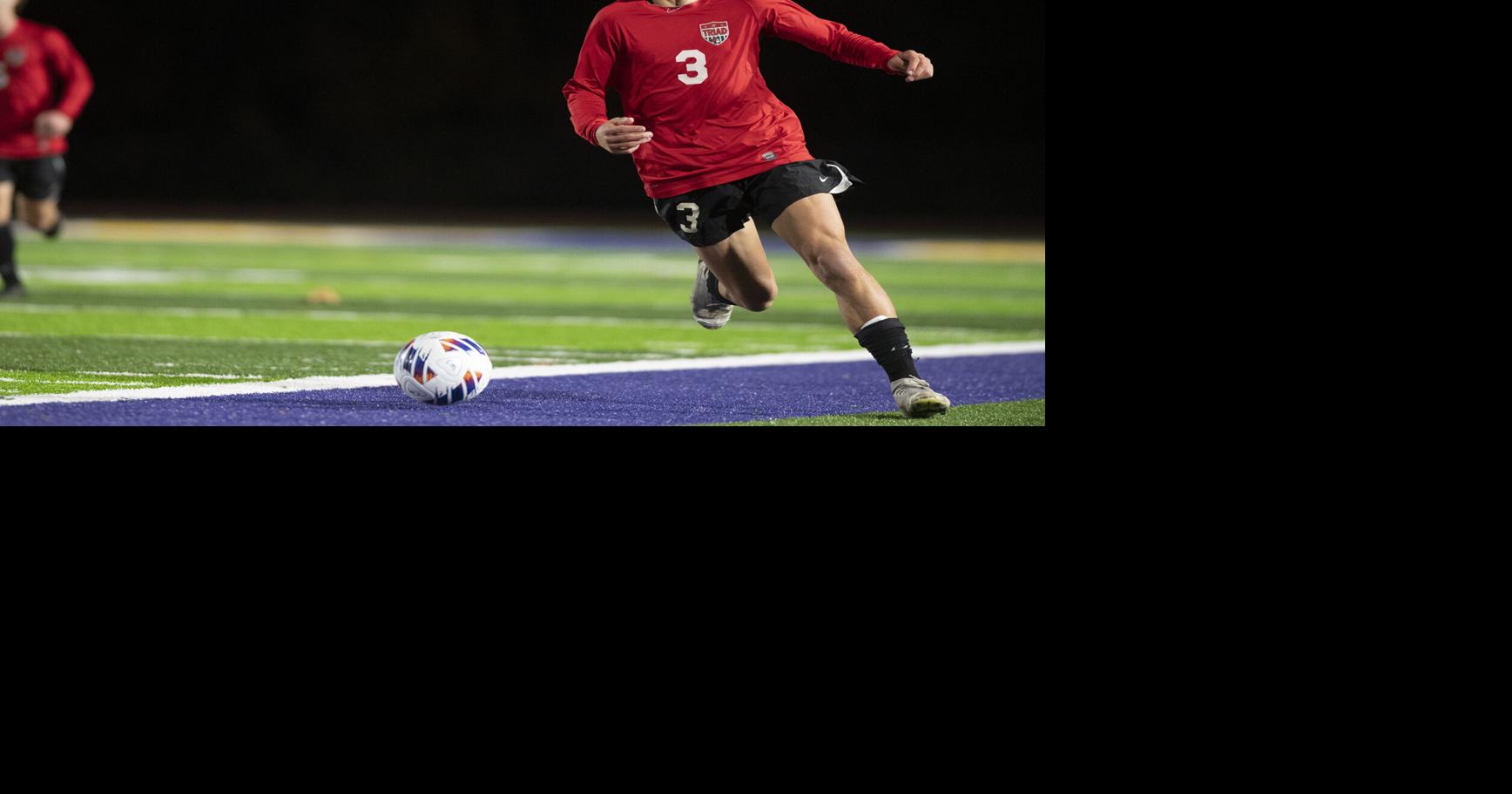 Illinois boys soccer postseason roundup: Triad, Edwardsville advance to ...