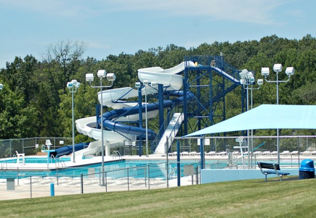 Acid cloud injures one at Warrenton pool