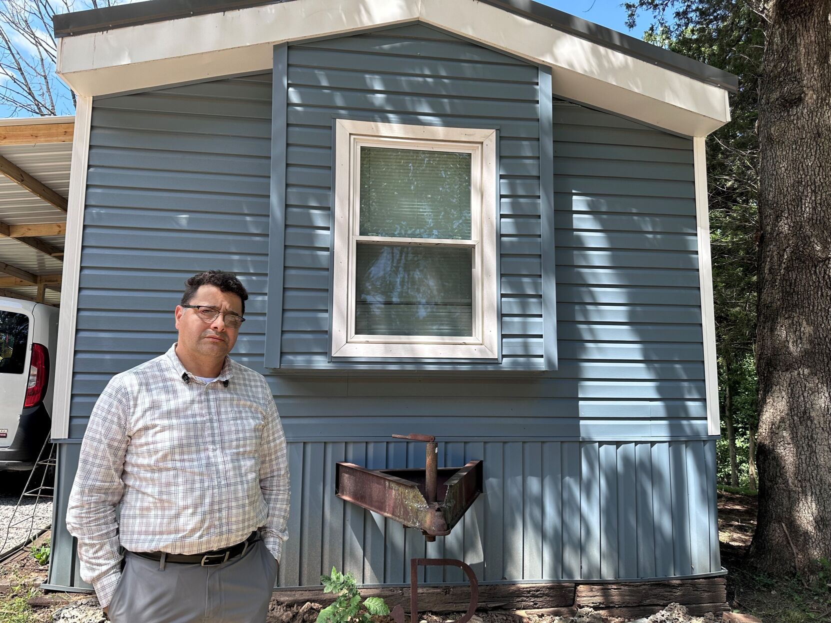 A twist in Arnold mobile-home fight: kick couple out of home