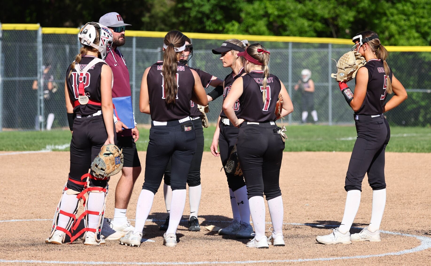 Olivia Hemmerle helps Belleville East to 10th successive win with 4-hitter