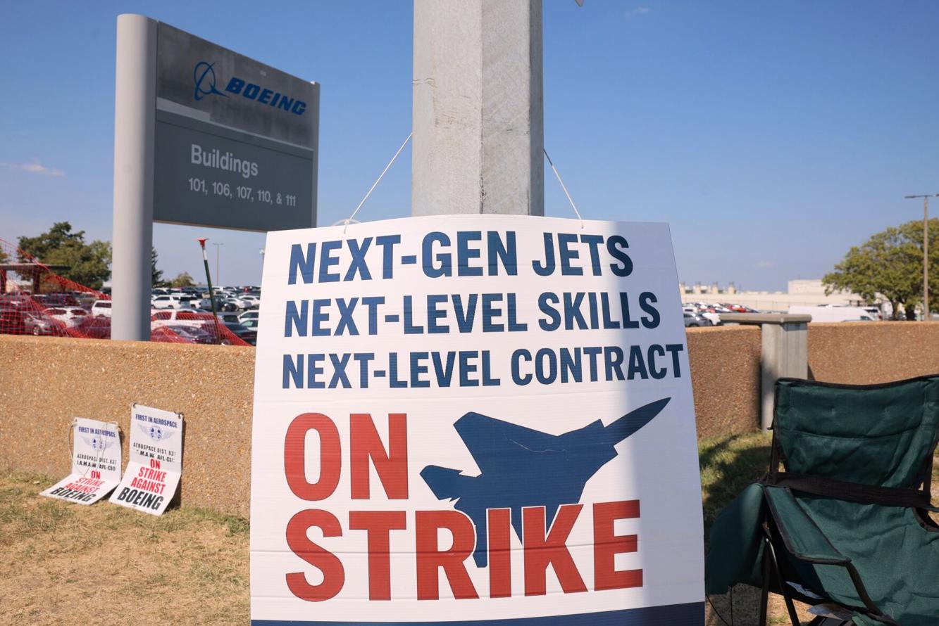 Boeing workers vote Friday on plan to end St. Louis strike