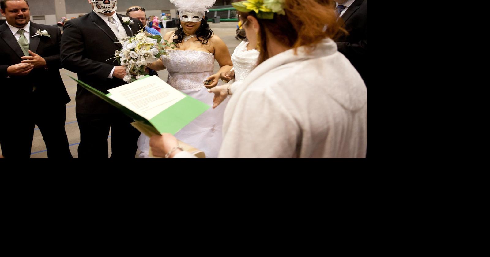 Wizard World Comic Con brings out the fans