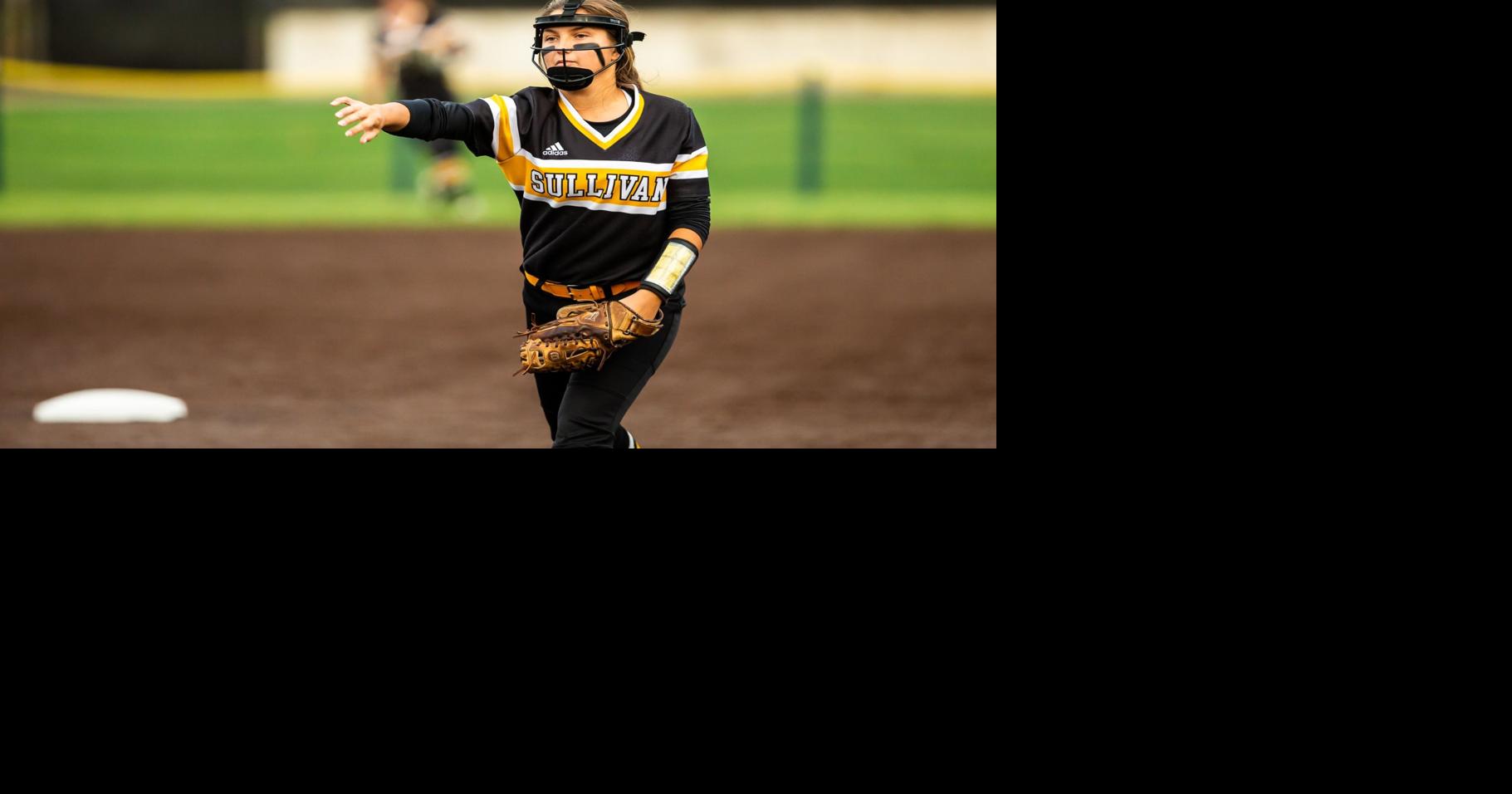 Sullivan strikes early, knocks out St. Dominic to reach state semifinal