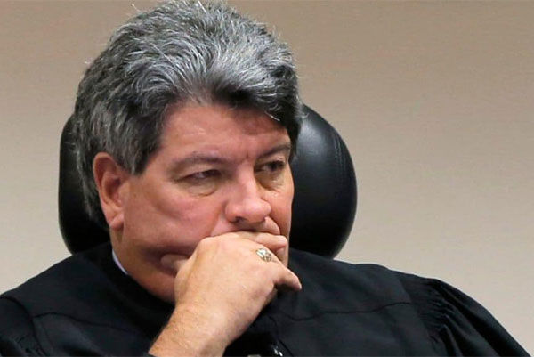 Judge ordered defendant to get electric shocks during trial; conviction ...