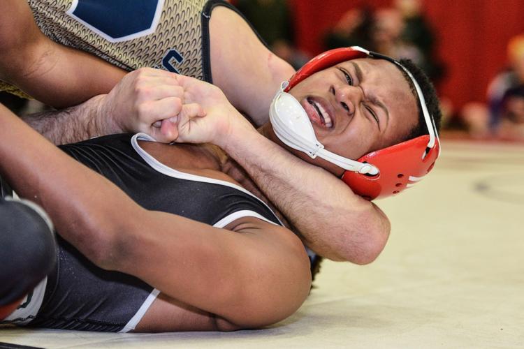 Late switch lifts Whitfield past Seckman to Ron Sauer championship