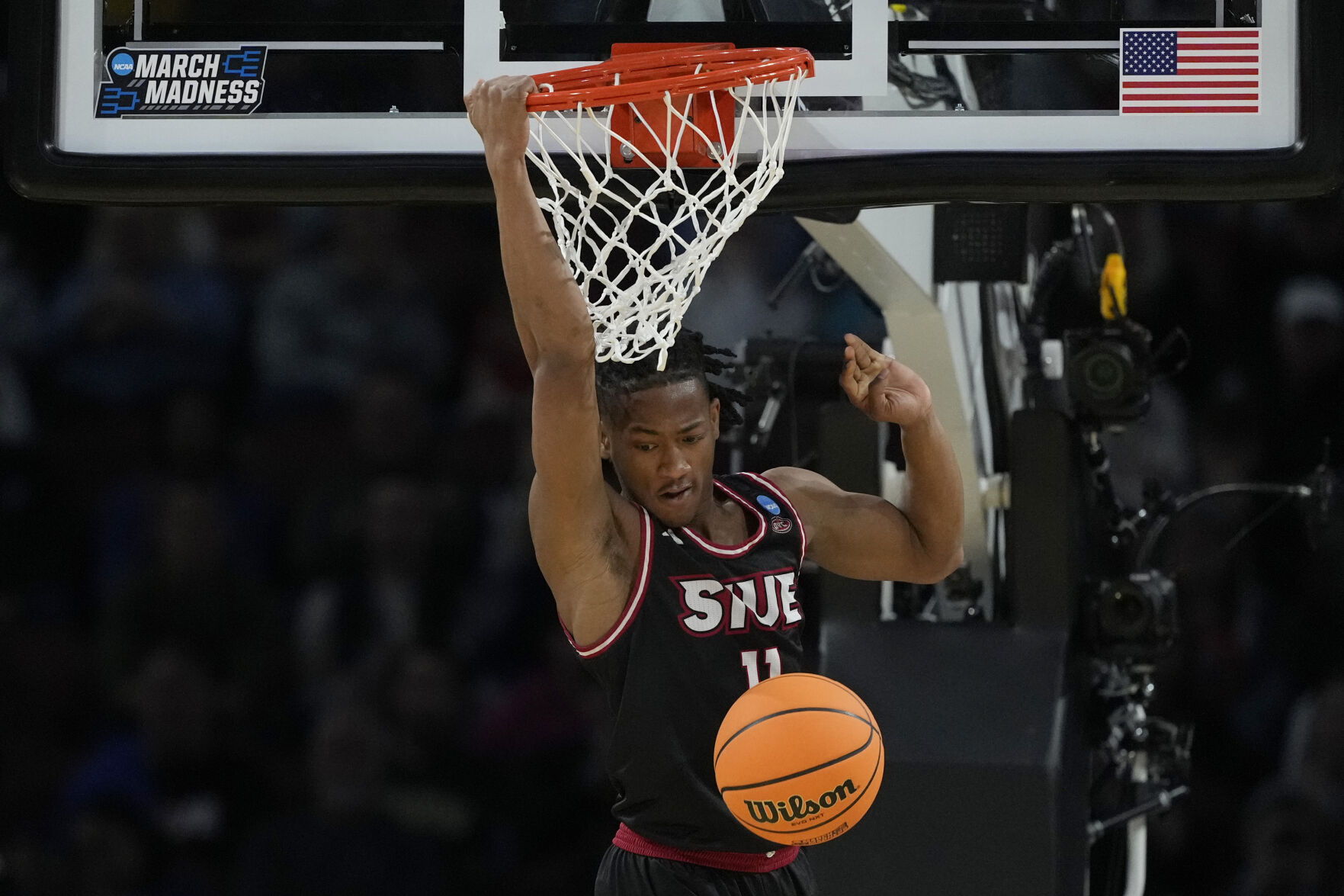 SIUE blown out by No. 1 seed Houston in NCAA Tournament