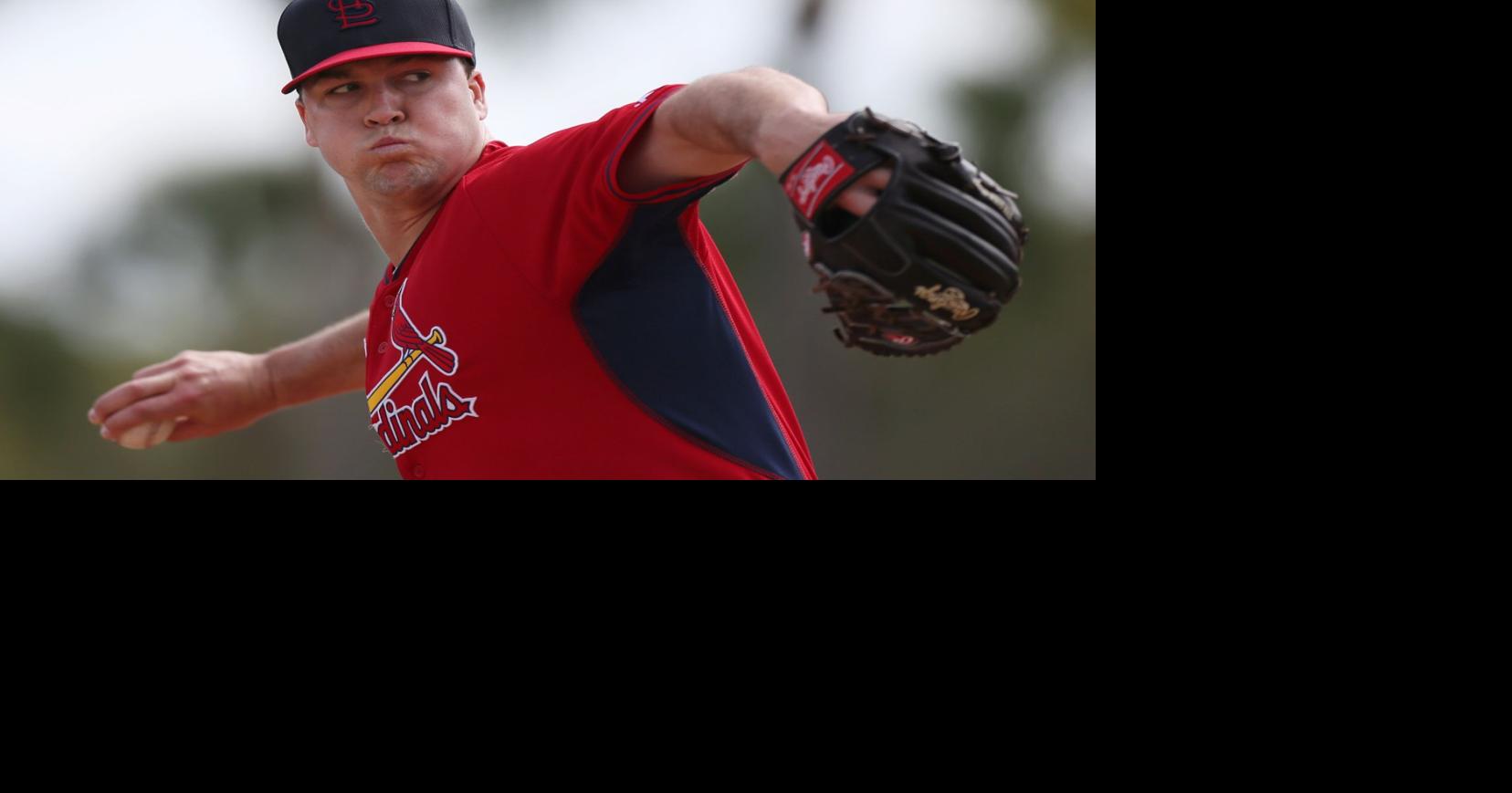 Cardinals call up reliever Harris from Memphis