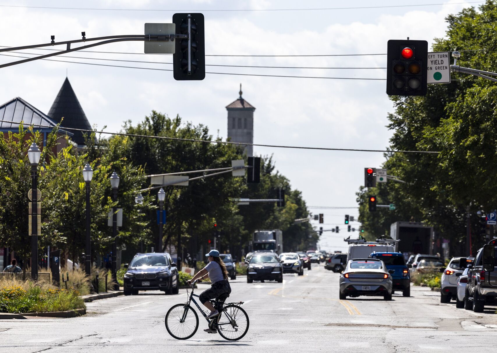 Red-light cameras are back in St. Louis