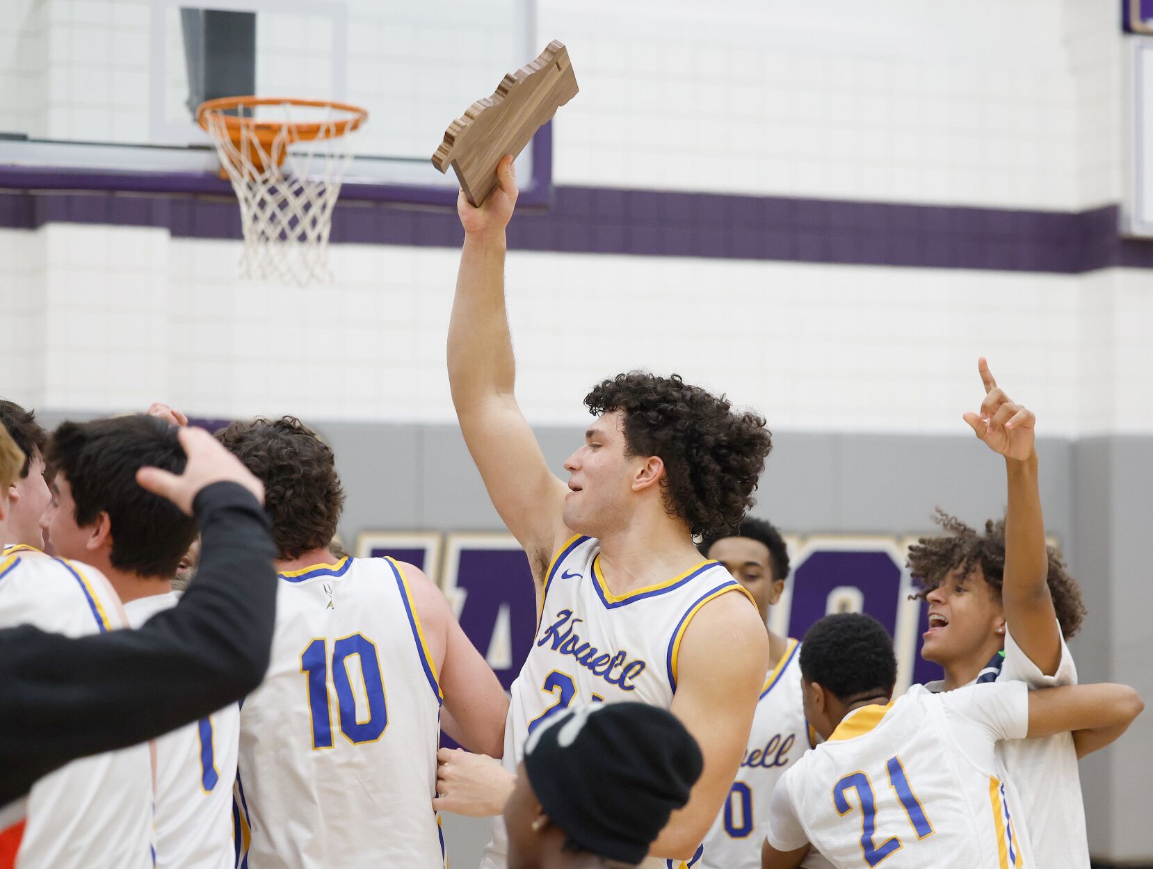 Class 6 District 4 boys basketball final: Francis Howell 46, St. Dominic 39