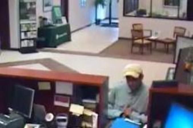 Robber hits Commerce Bank in Clayton