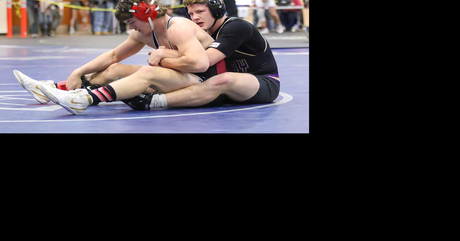 Troy's Smith tames brutal bracket, earns outstanding wrestler award at ...