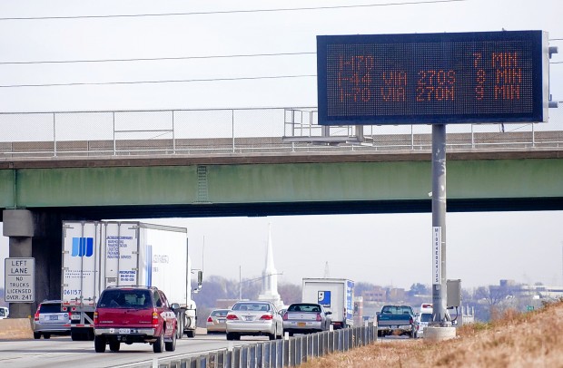 MoDOT message signs go active on Lindbergh, Route 141