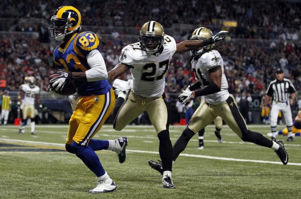 Lloyd catches TD pass after changing play