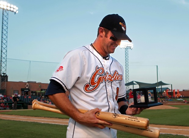 On the lowest rungs of pro baseball, an ex-prospect refuses to give up