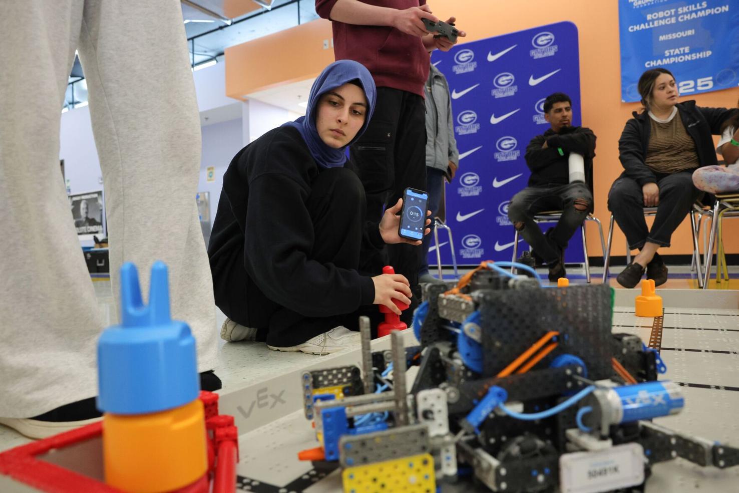 St. Louis students compete in international rebotics contest