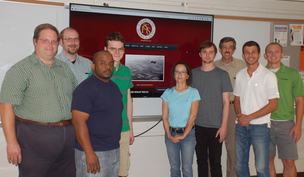 SWIC students give historical society an early holiday gift