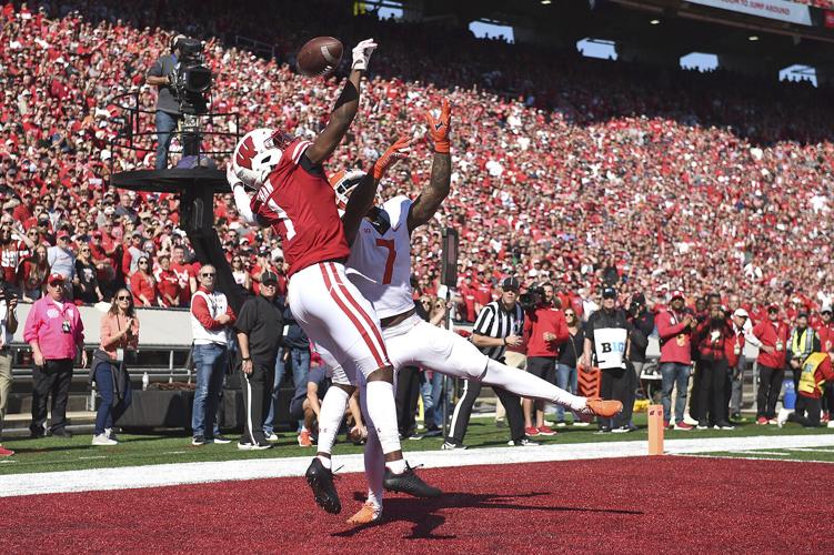Illinois vs. Wisconsin Badgers football video highlights, live updates ...
