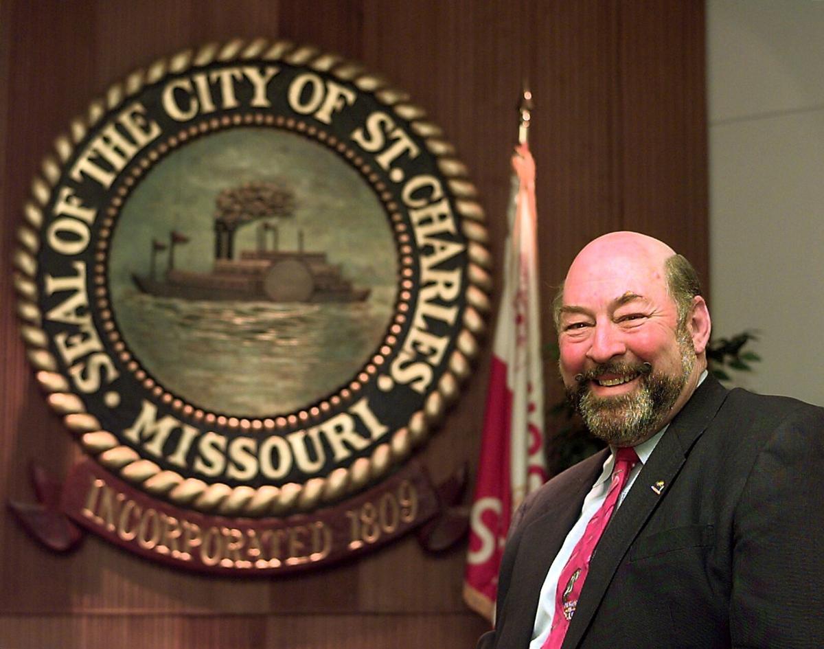Bob Moeller, former St. Charles mayor, dies at 90