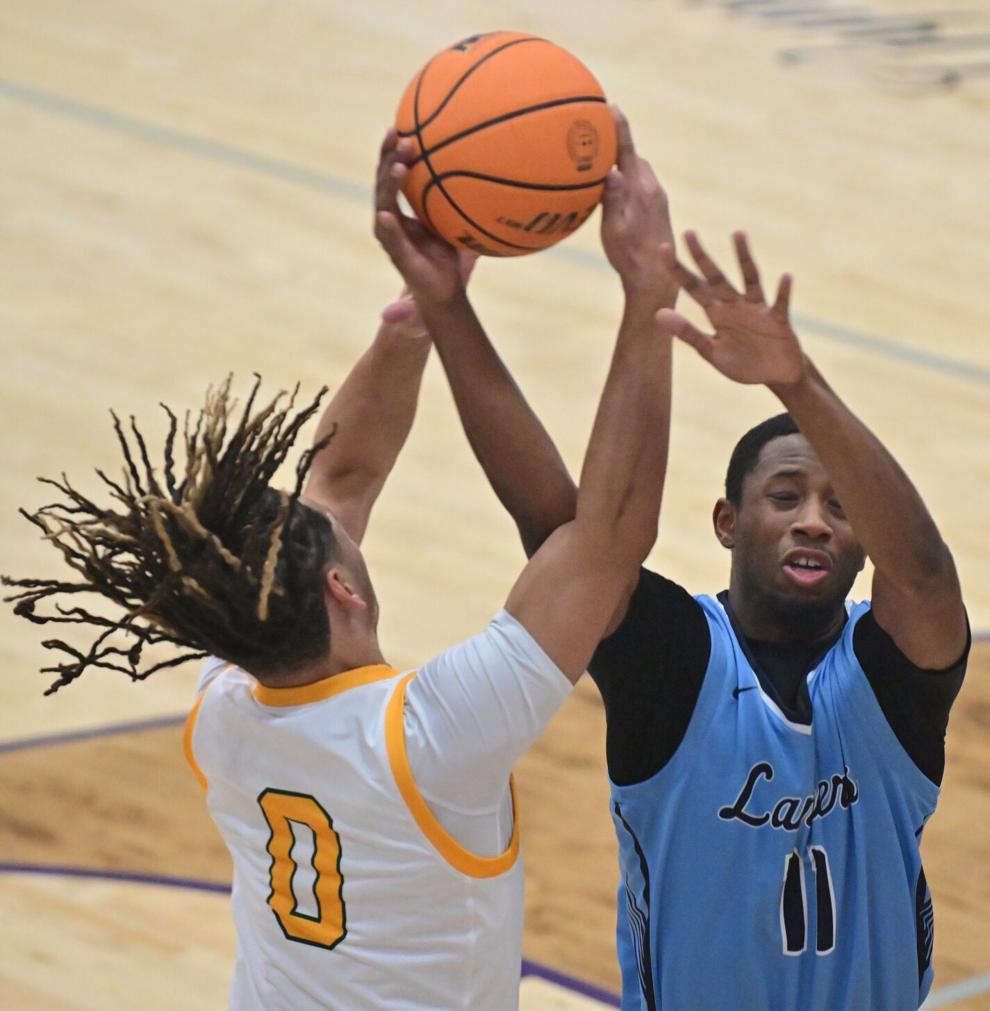 The Woodlands Christian staves off Belleville East to reach title game ...