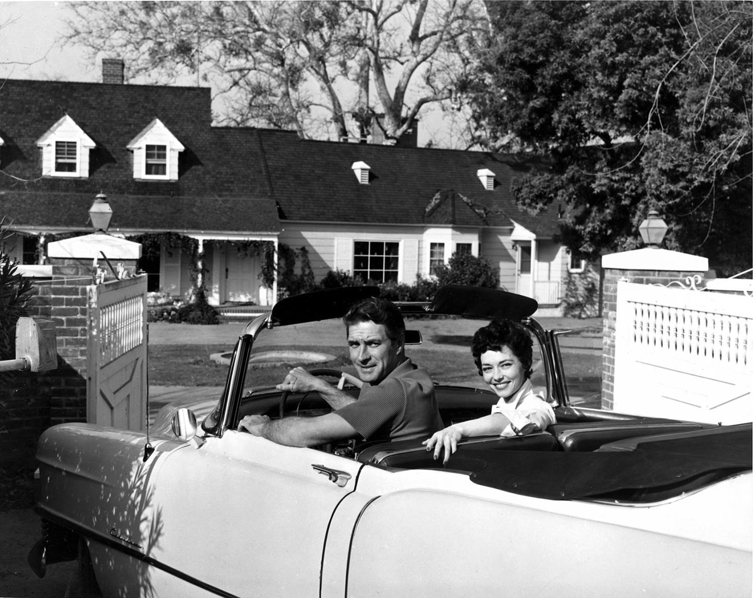 Sally Field explores her life, reveals surprises in memoir 'In Pieces'