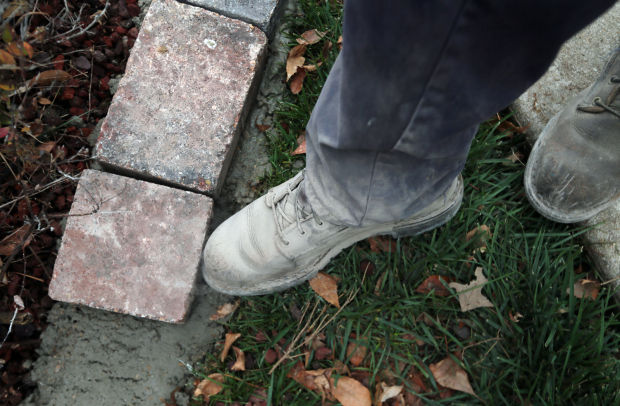 Curb appeal means elbow grease for St. Louis area sellers