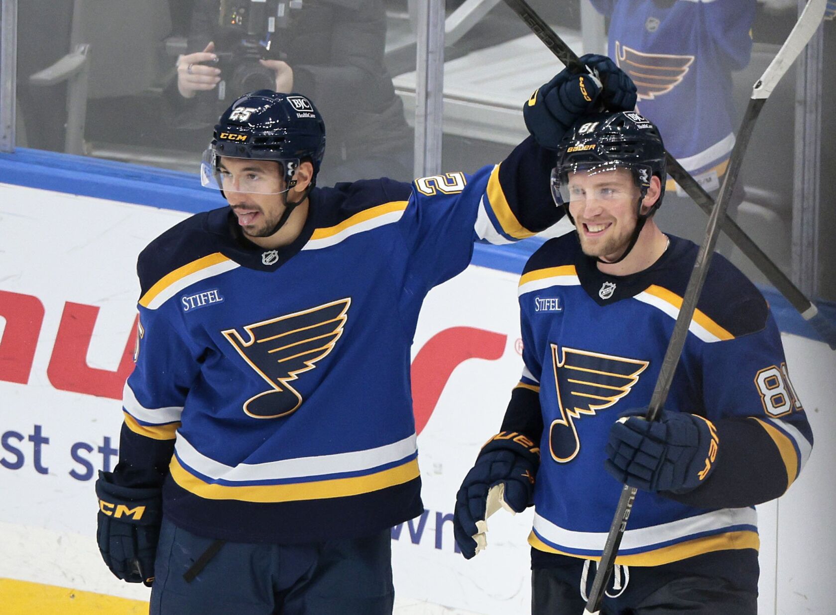 Dylan Holloway hat trick leads Blues back from Olympic break, over ...