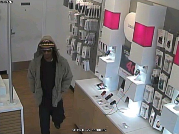Men take about two dozen phones at gunpoint in Ferguson T-Mobile robbery