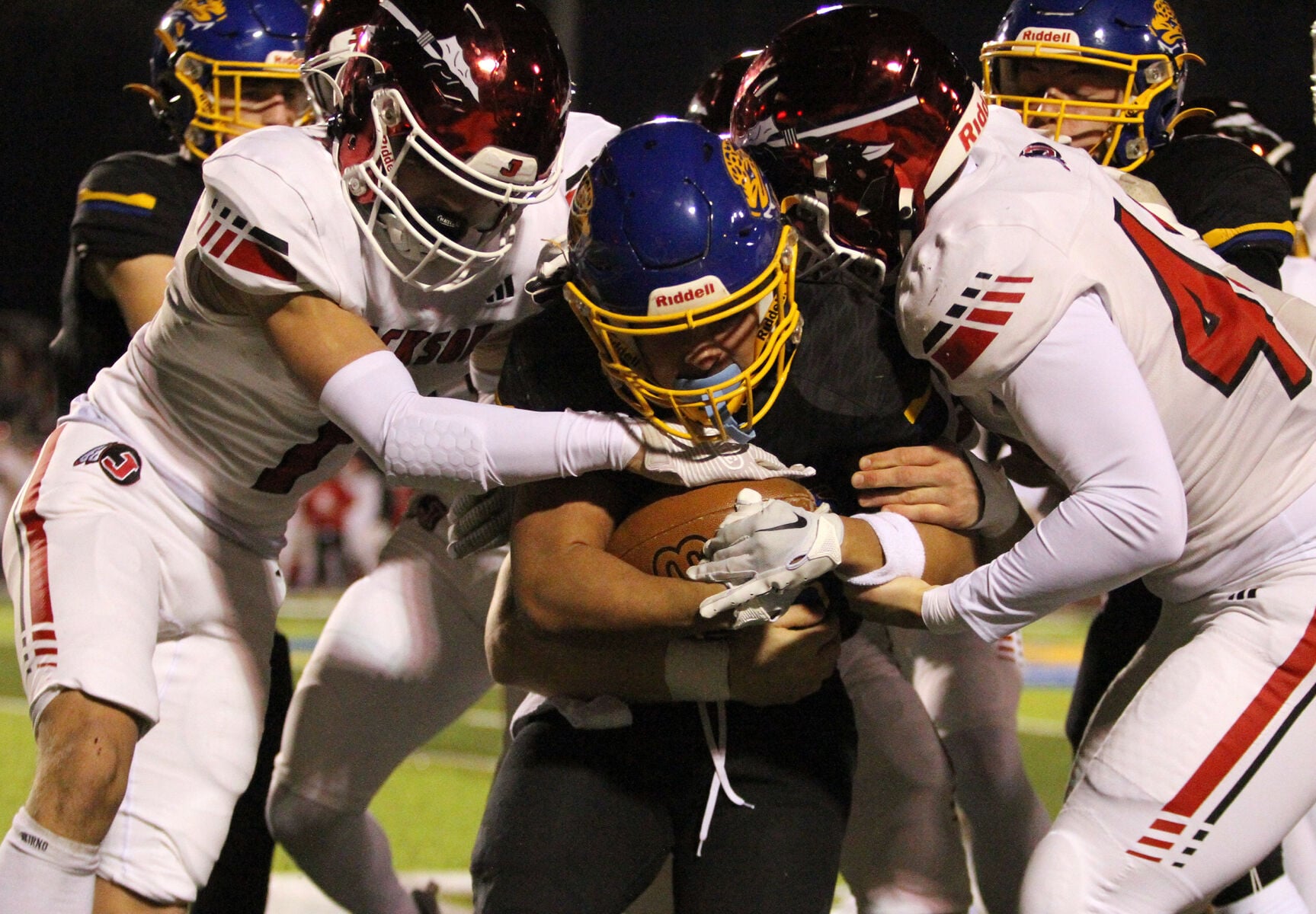 'He's used to pressure.' Brody Kube a steady hand at QB for Seckman: No ...